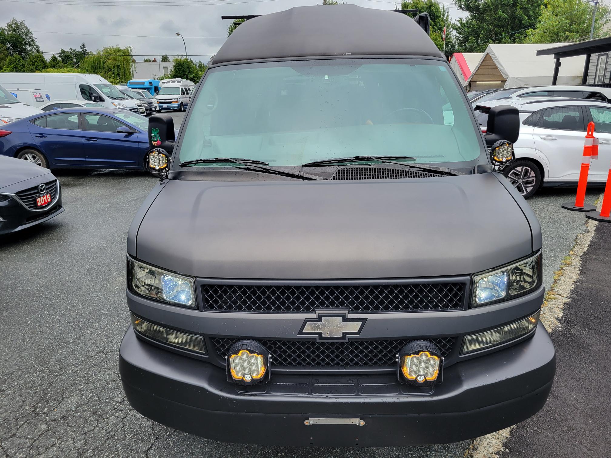 Chevrolet Express Starcraft AWD | JDM Import Ltd.
