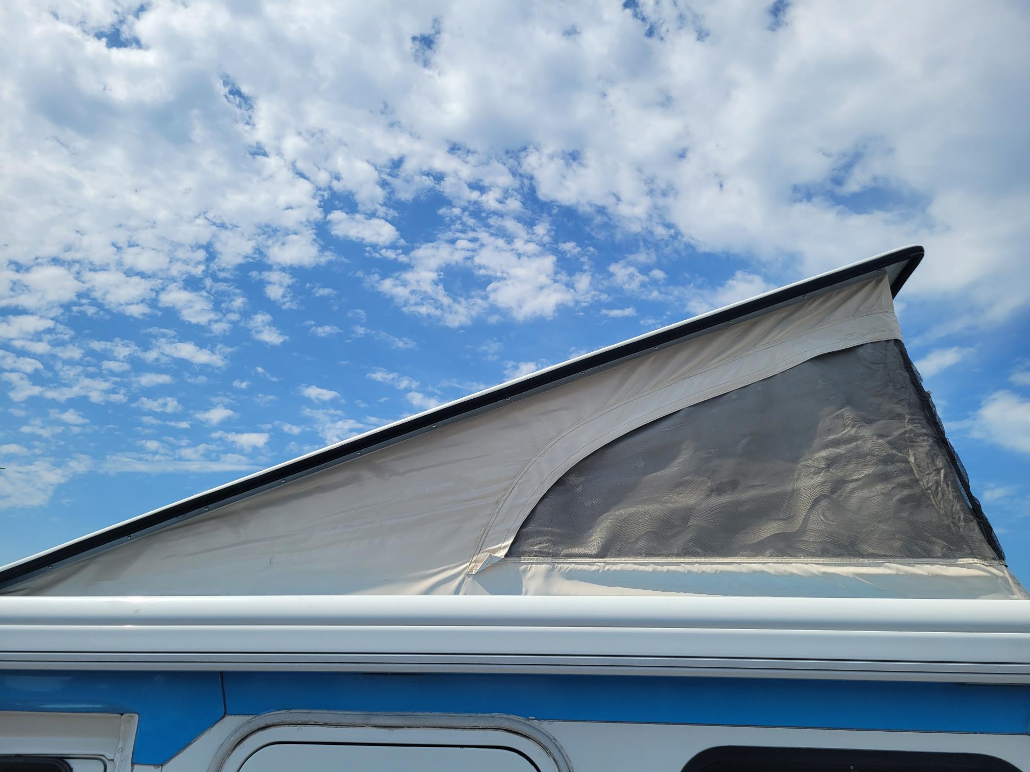 Mazda Scrum/Suzuki Carry 4WD Tiny Camper | JDM Import Ltd.