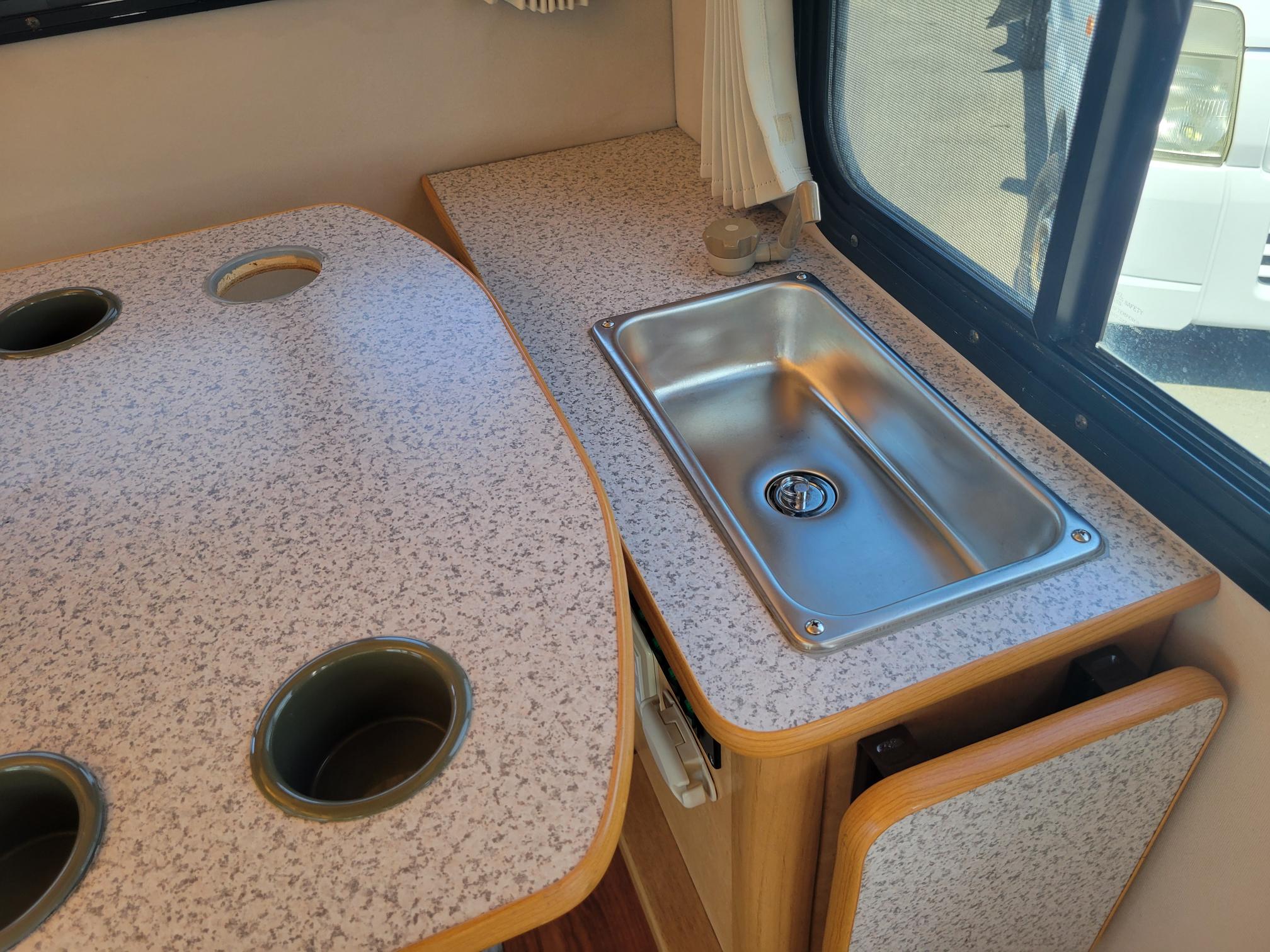 Mazda Scrum/Suzuki Carry 4WD Tiny Camper | JDM Import Ltd.
