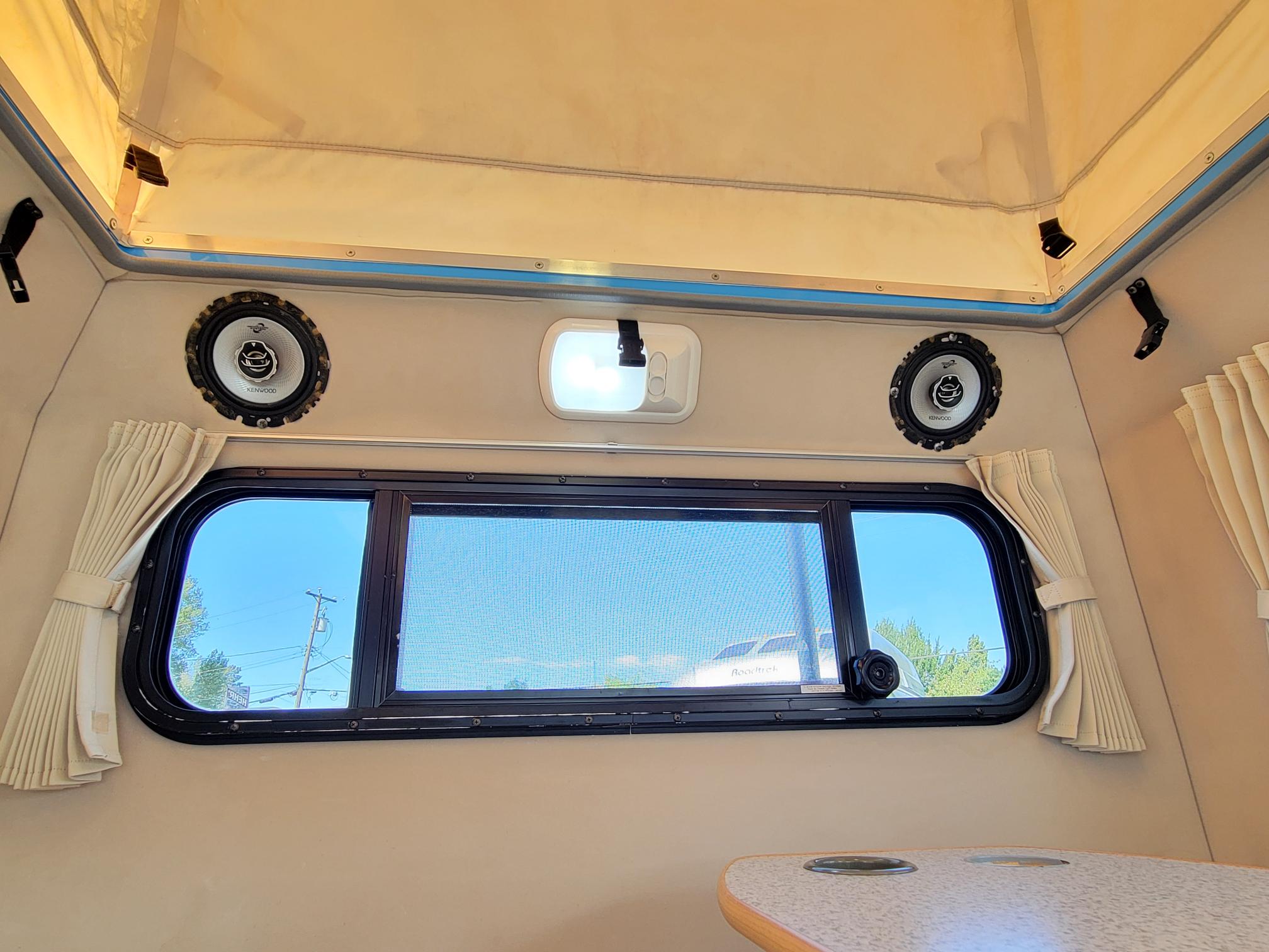 Mazda Scrum/Suzuki Carry 4WD Tiny Camper | JDM Import Ltd.