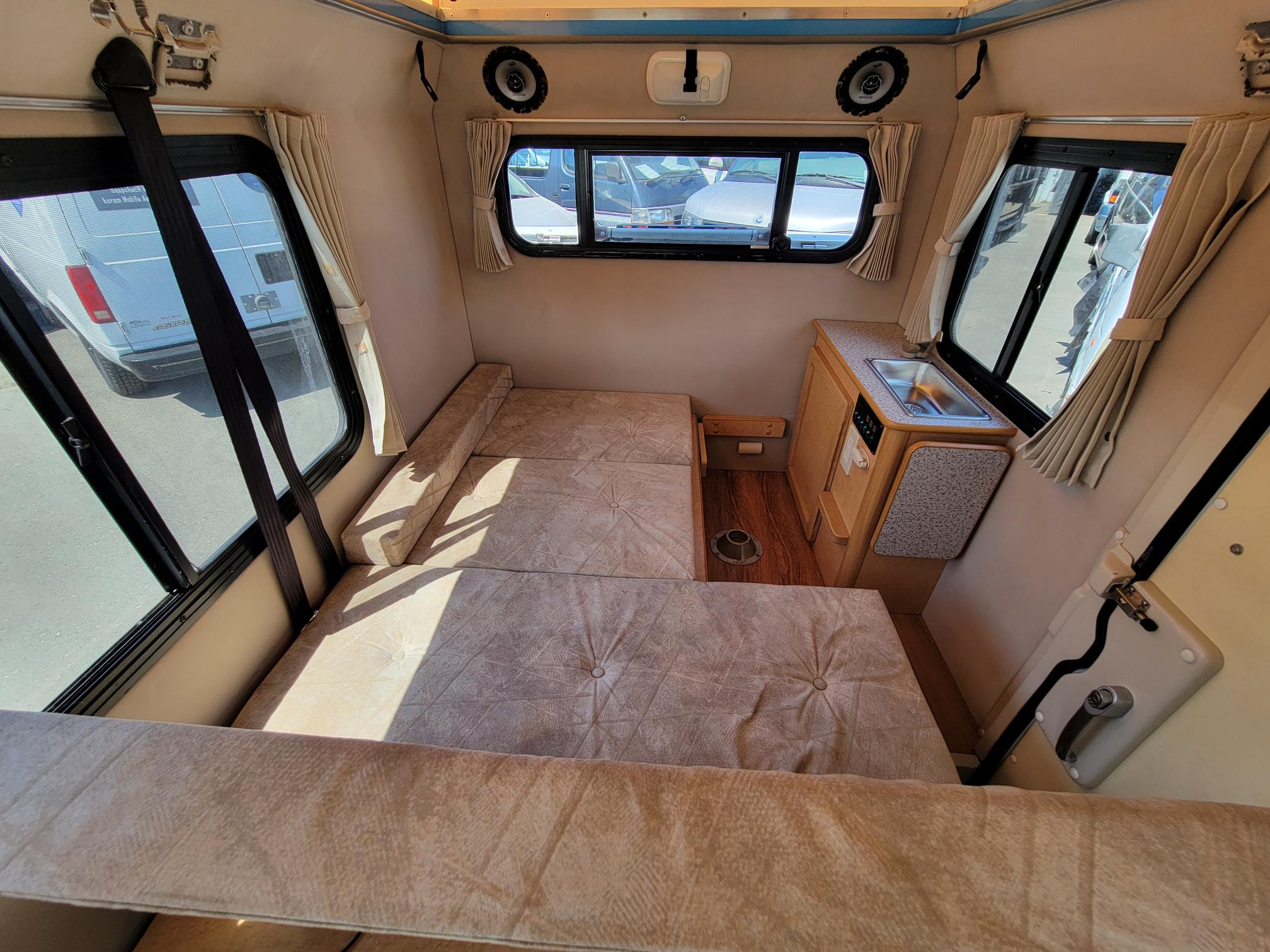 Mazda Scrum/Suzuki Carry 4WD Tiny Camper | JDM Import Ltd.