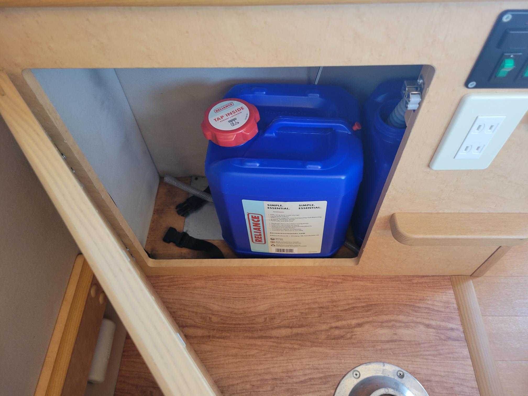 Mazda Scrum/Suzuki Carry 4WD Tiny Camper | JDM Import Ltd.