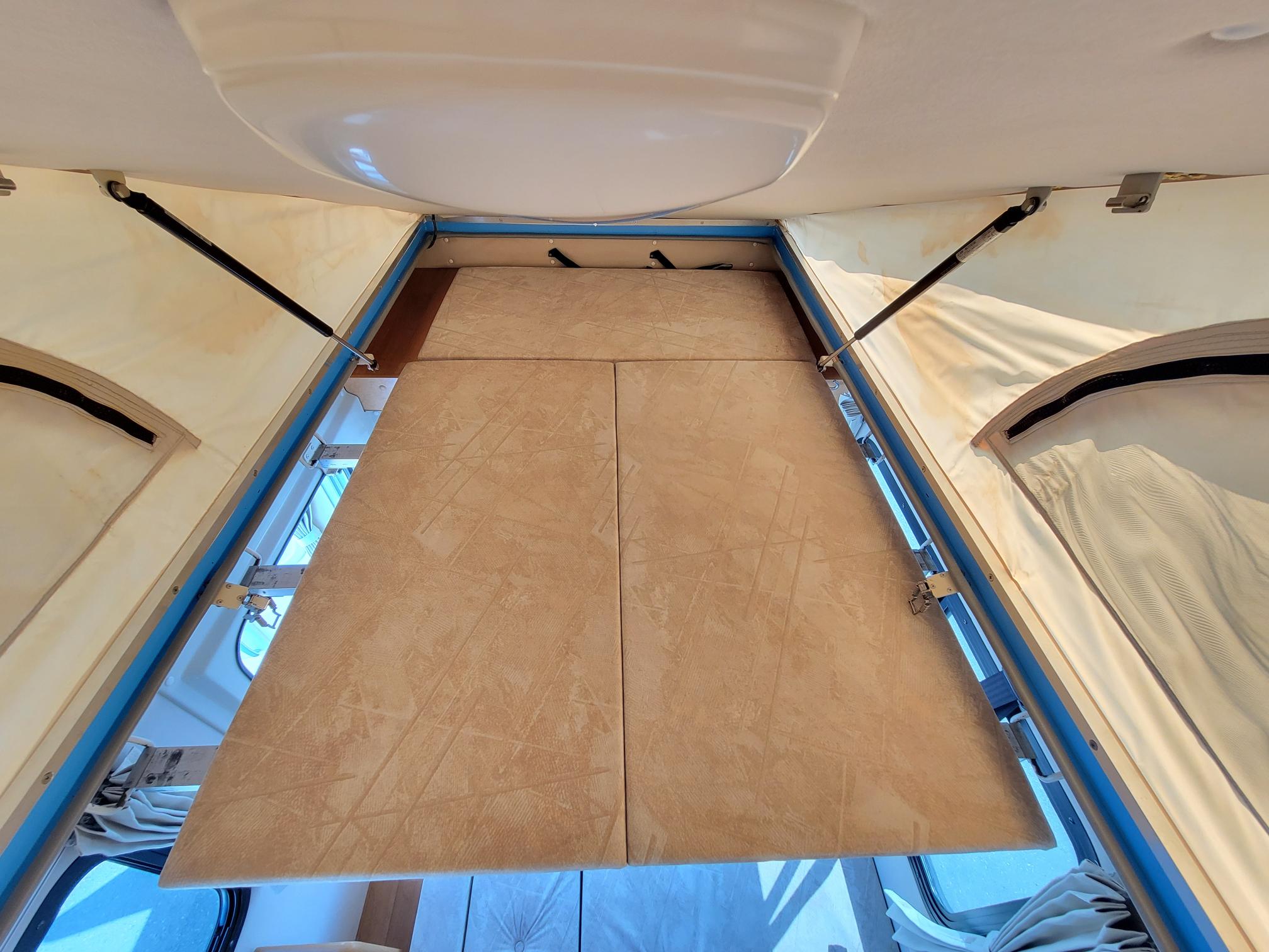 Mazda Scrum/Suzuki Carry 4WD Tiny Camper | JDM Import Ltd.