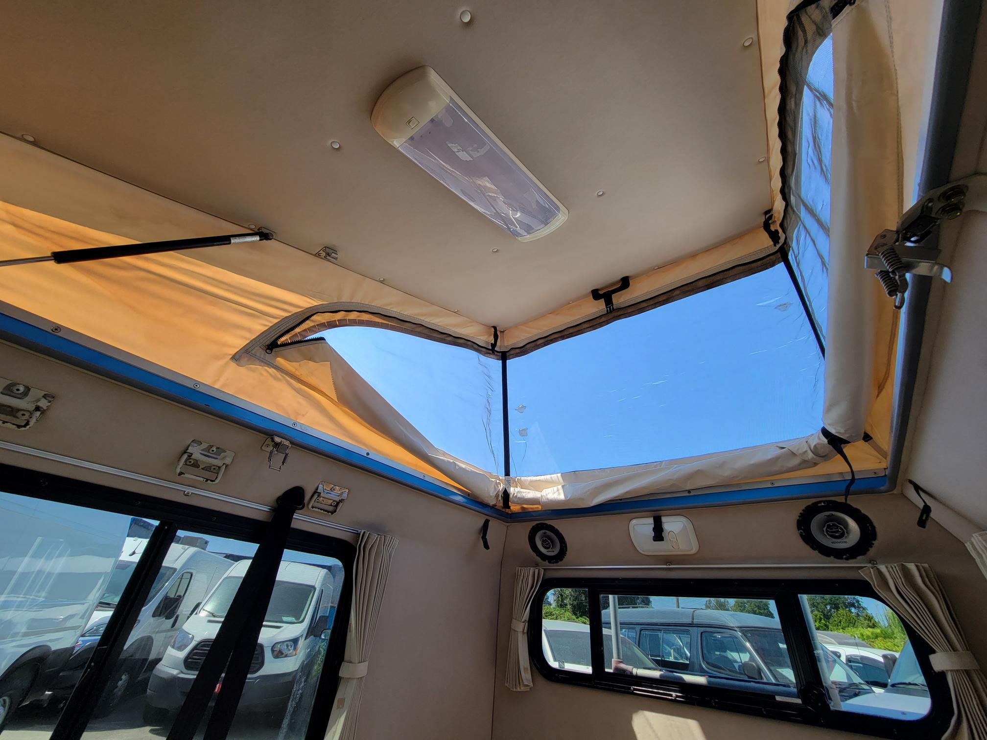 Mazda Scrum/Suzuki Carry 4WD Tiny Camper | JDM Import Ltd.