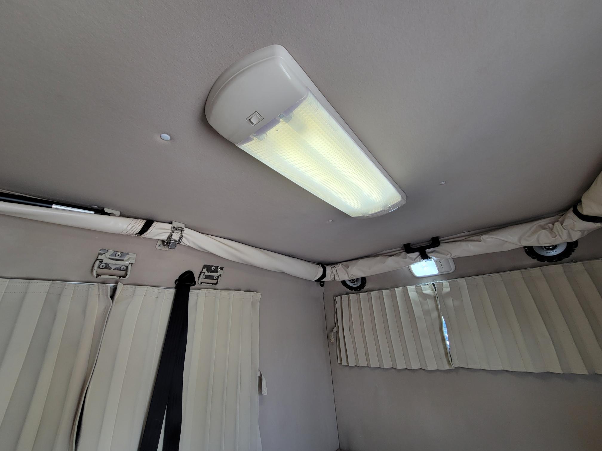 Mazda Scrum/Suzuki Carry 4WD Tiny Camper | JDM Import Ltd.
